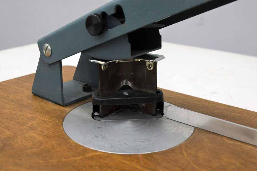 Lot #97: Lassco Wizer Corner Rounder CR-50B Corner Cutter - WireBids